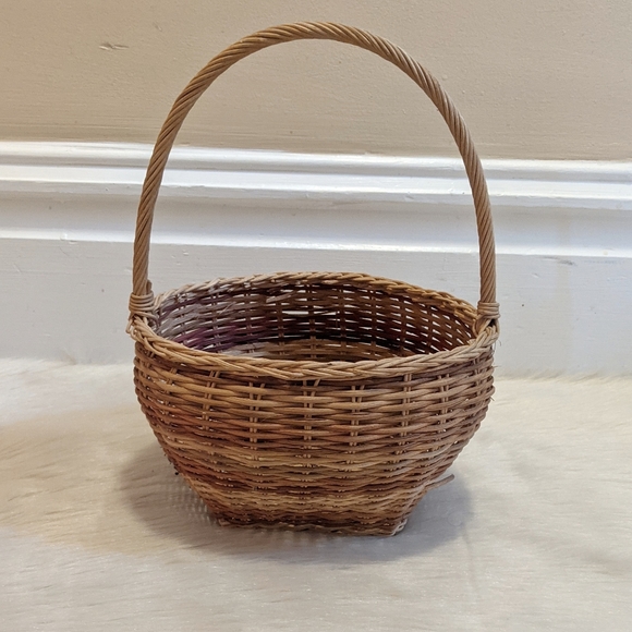Vintage | Accents | Vintage Light Tan Wicker Basket With Handle | Poshmark